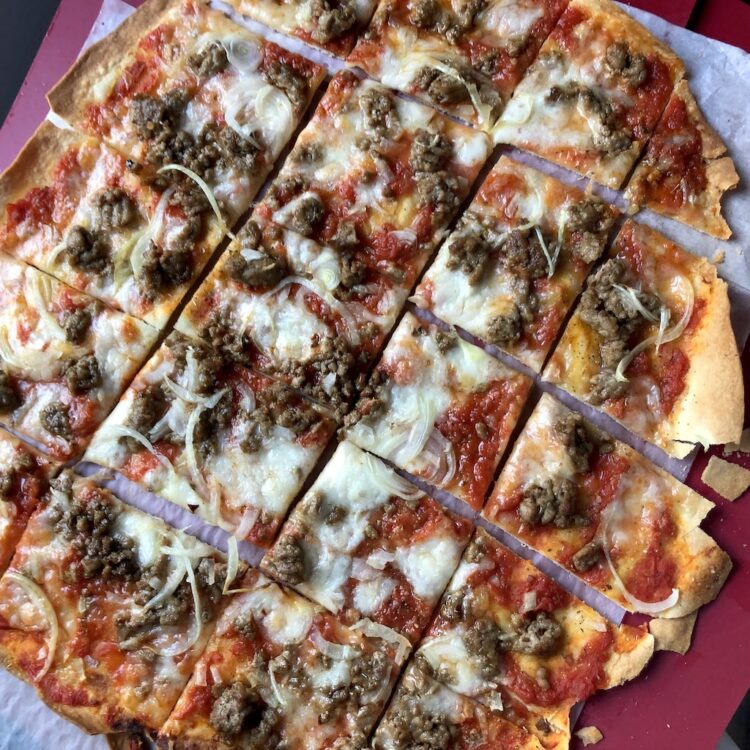 Best 20-Minute Thin and Crispy St. Louis-Style Pizza (No-Yeast ...