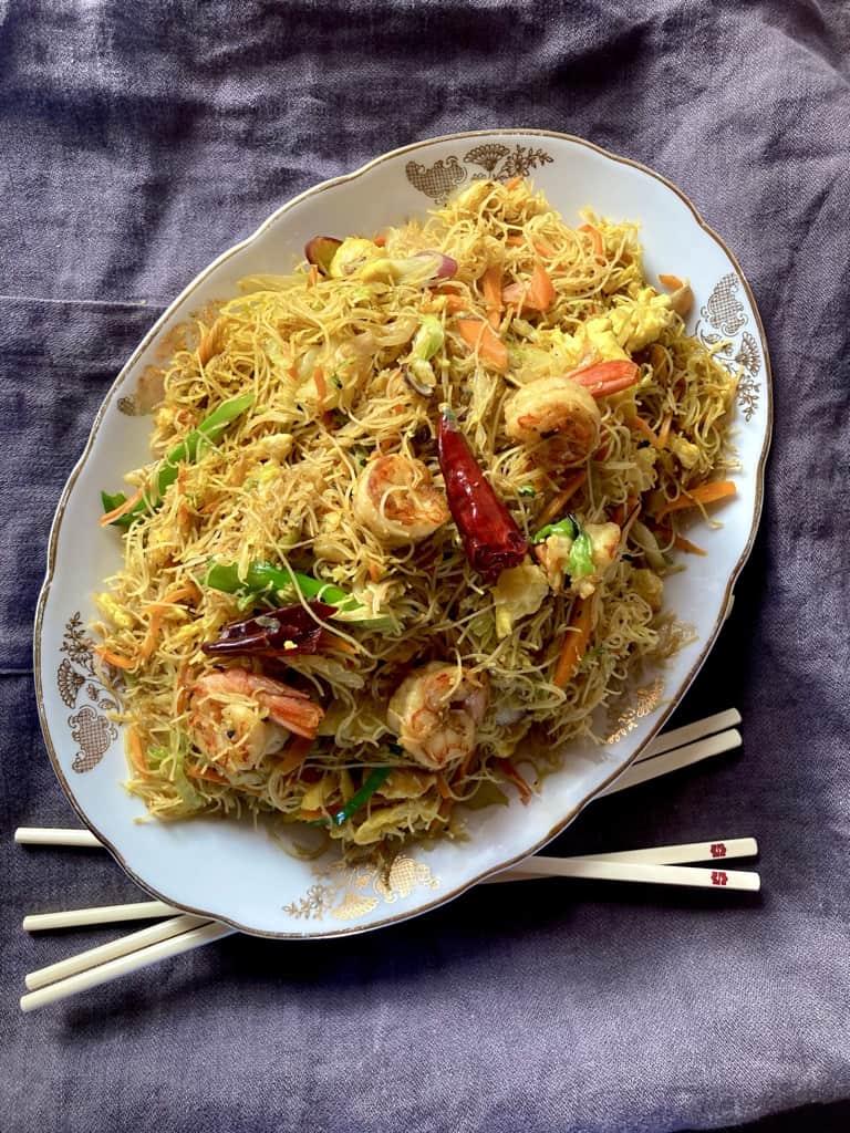 20-Minute Singapore Mei Fun Noodles (Shrimp Mei Fun) - Biting at the Bits