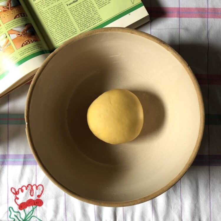 Homemade 00 Flour & Semolina Pasta Dough (Semola Rimacinata) - Biting ...