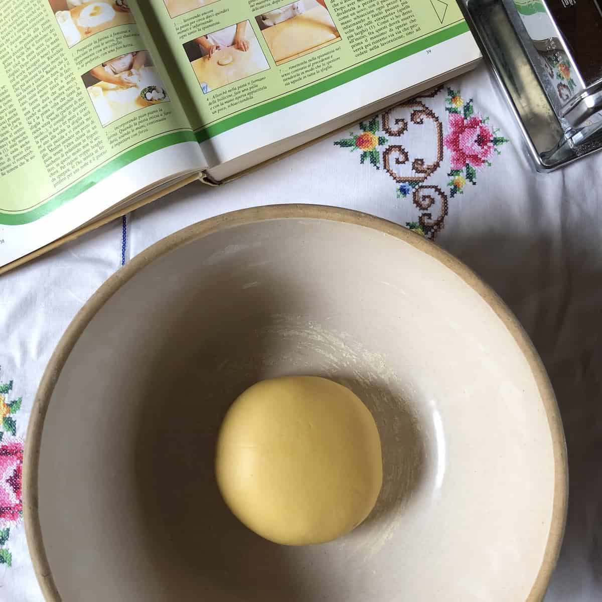 Homemade 00 Flour & Semolina Pasta Dough (Semola Rimacinata) - Biting ...